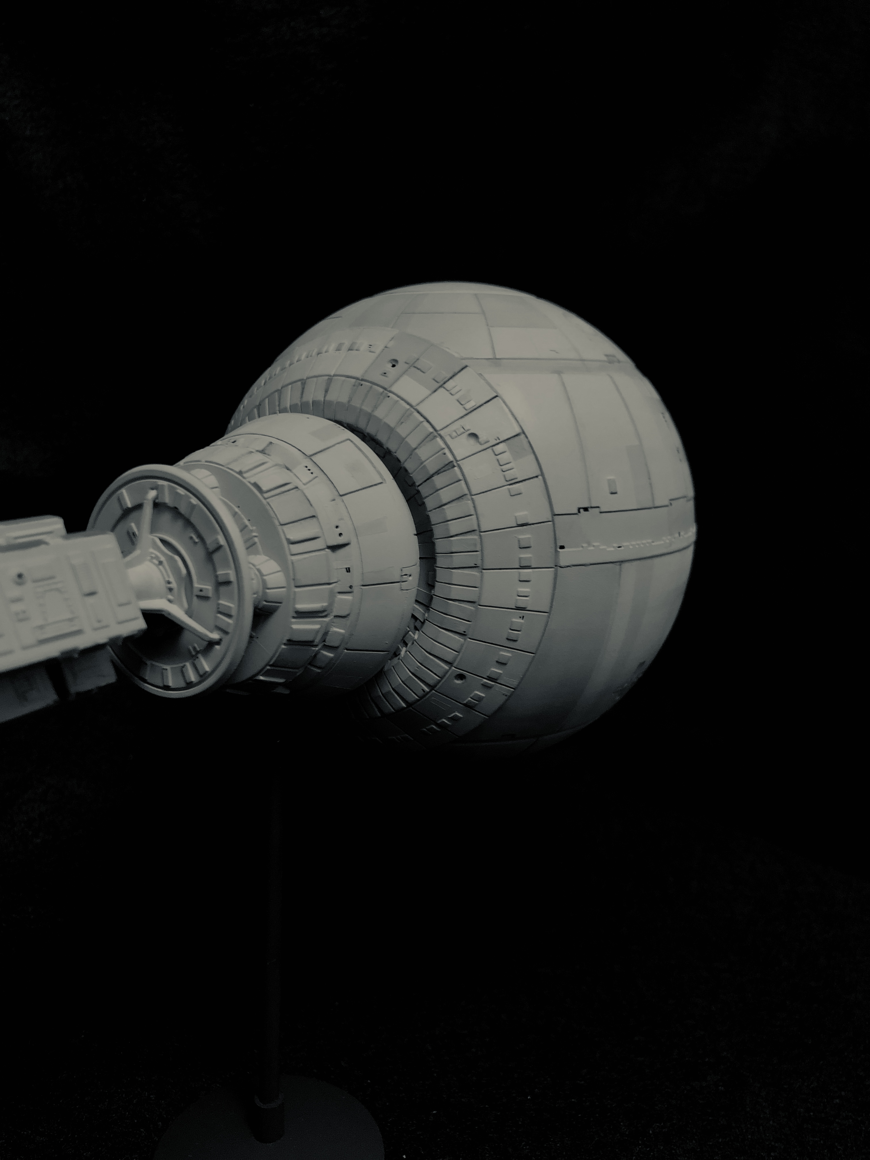 Moebius 1/144 Discovery from "2001: A Space Odyssey" (+ cockpit, pod ...