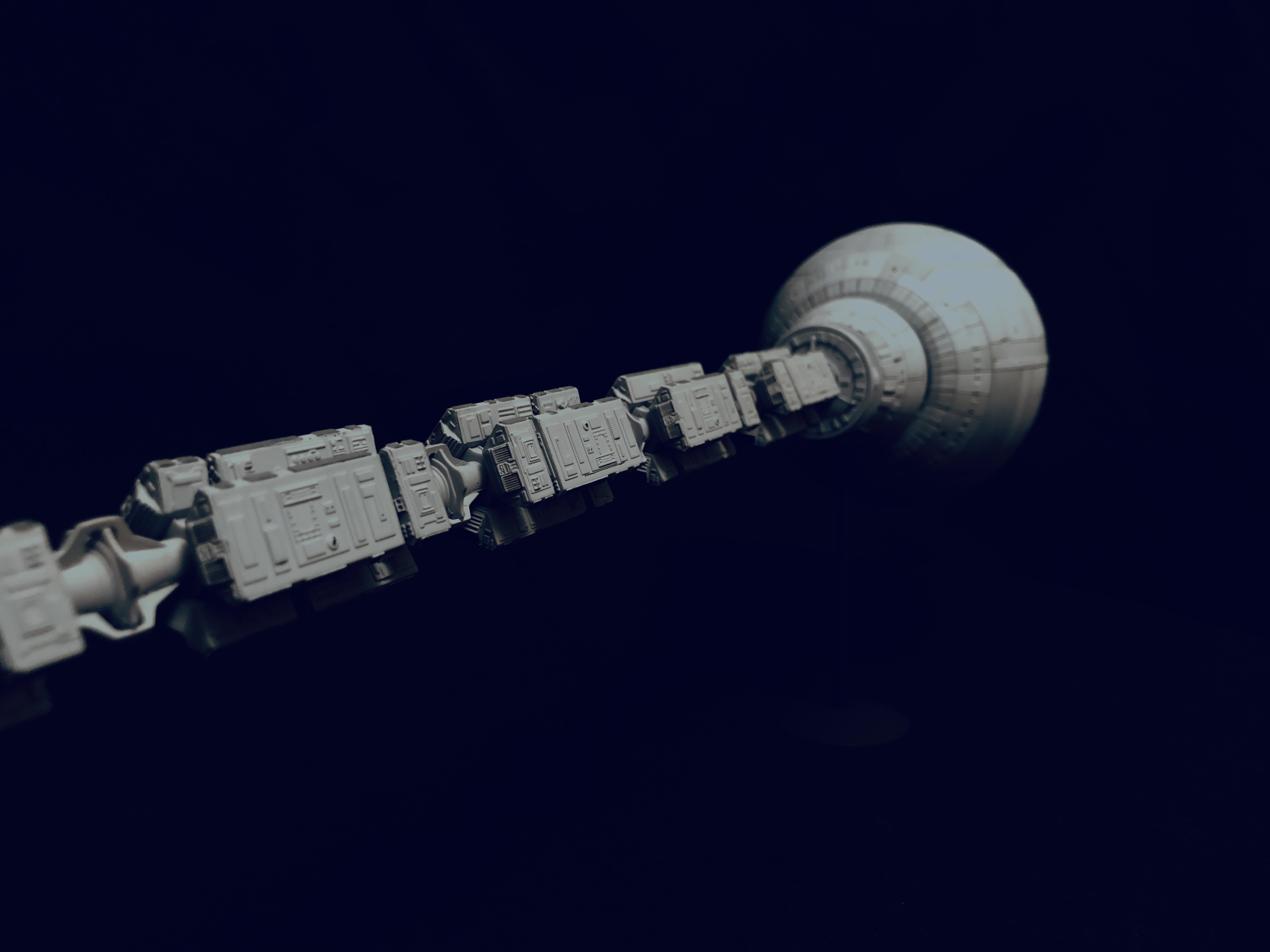 Moebius 1/144 Discovery from "2001: A Space Odyssey" (+ cockpit, pod ...
